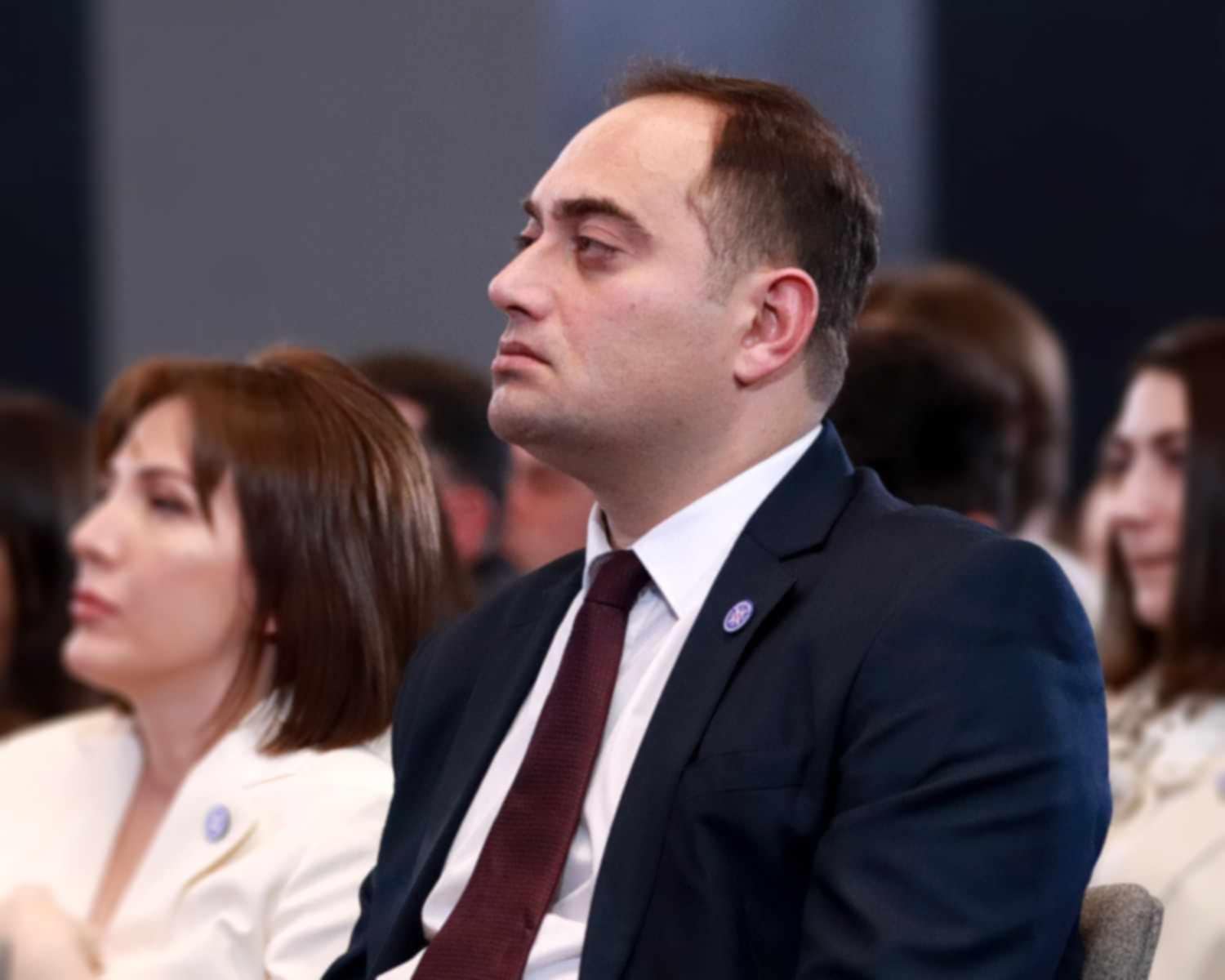 ზურაბ ქადაგიძე Julius Baer ი არათუ ეხმარება გამოძიებას არამედ ხელს აფარებს ბაჩიაშვილს რაც